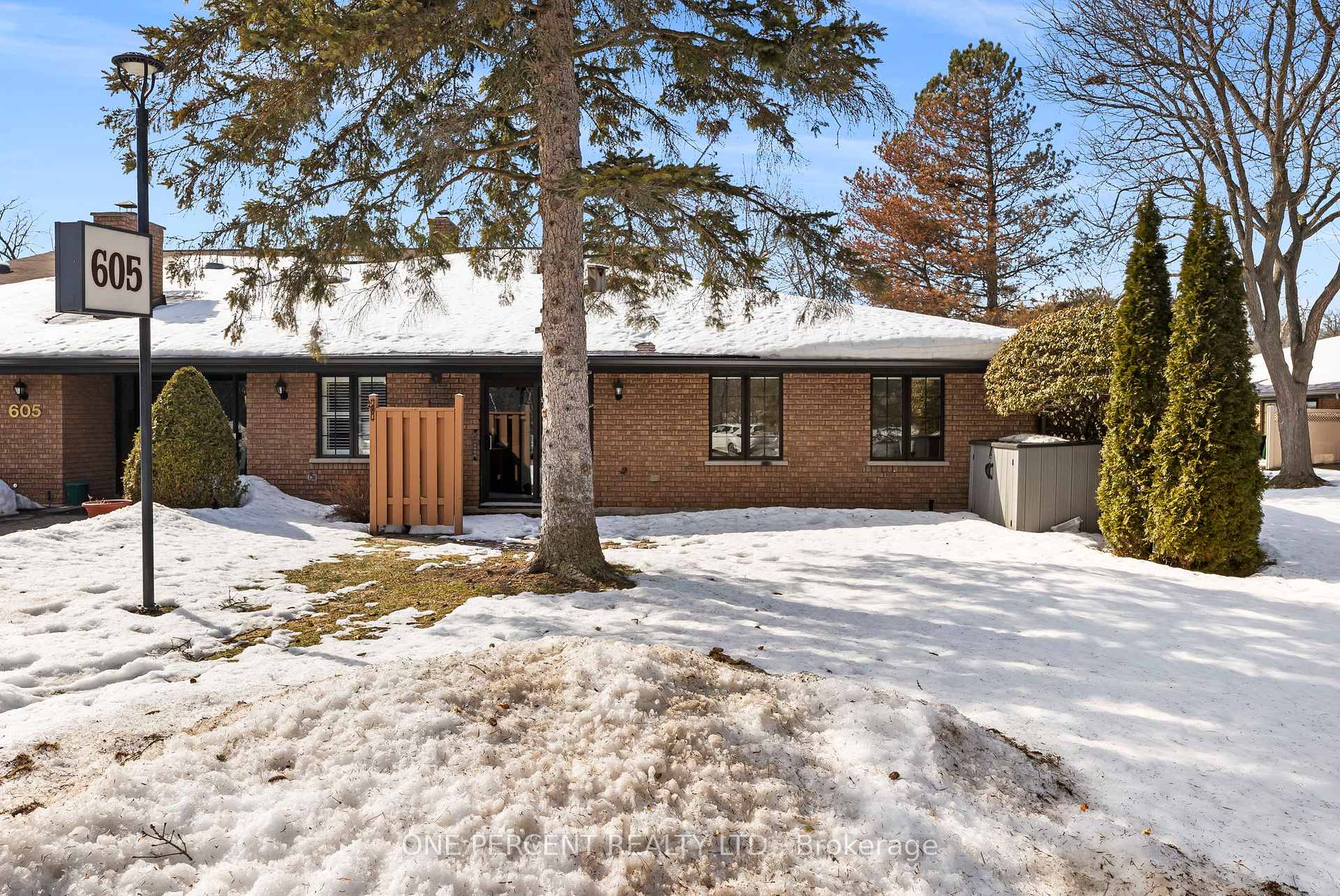 3-605 Whitaker Street, Peterborough East, ON K9H 7L5