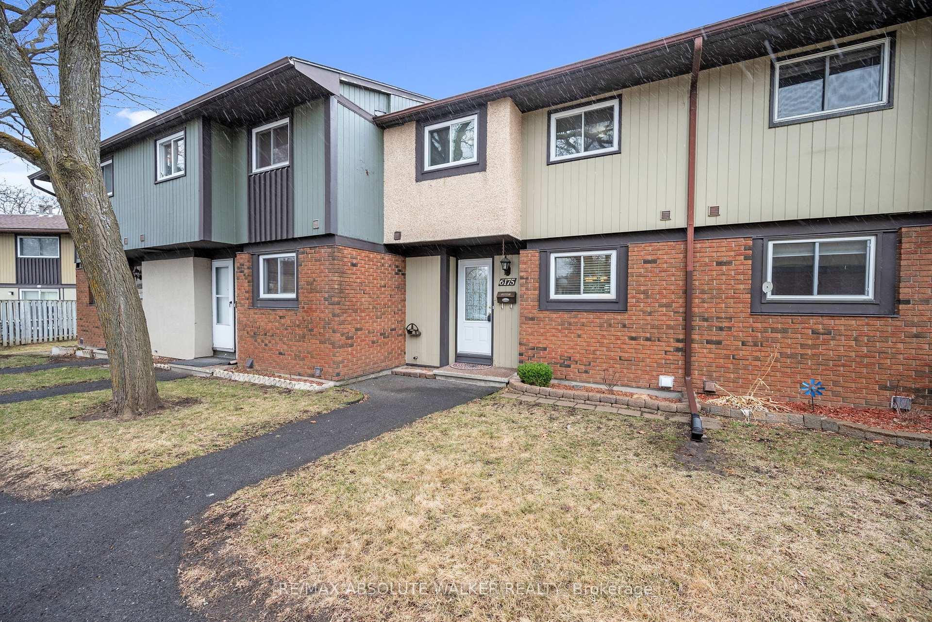 6175 Brookside Lane, Orleans - Convent Glen and Area, ON K1C 2K6