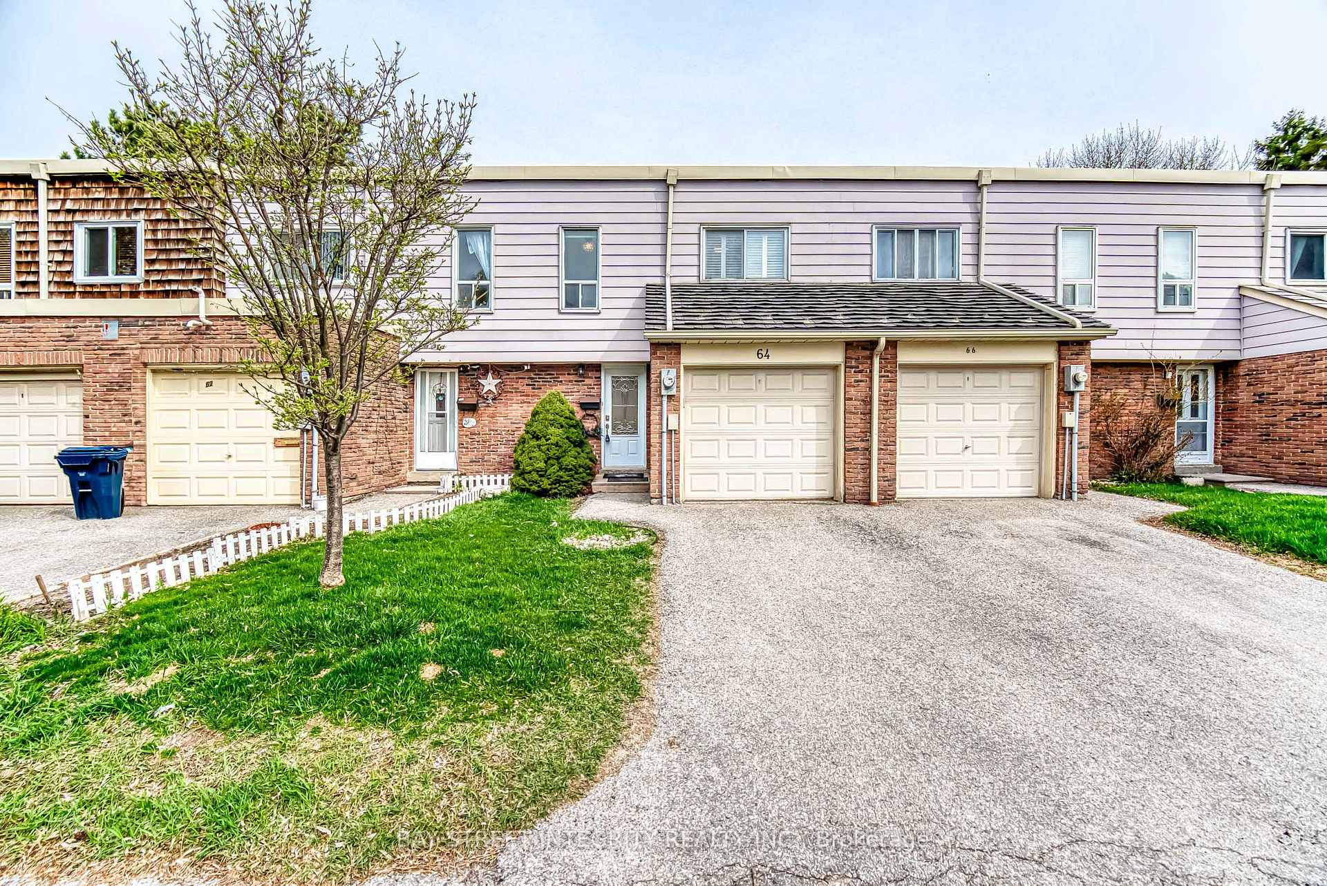 64 Elsa Vineway, Toronto, ON M2J 4H9