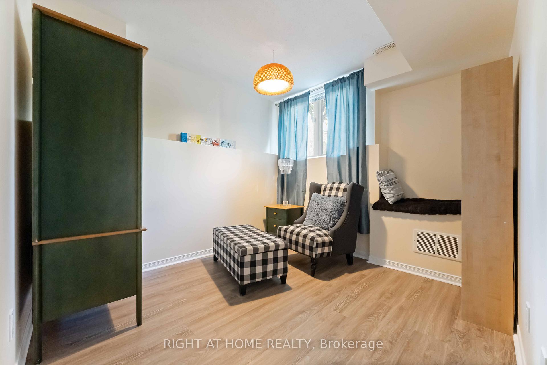 67 Strathaven Private, Cyrville - Carson Grove - Pineview, ON K1J 1K7