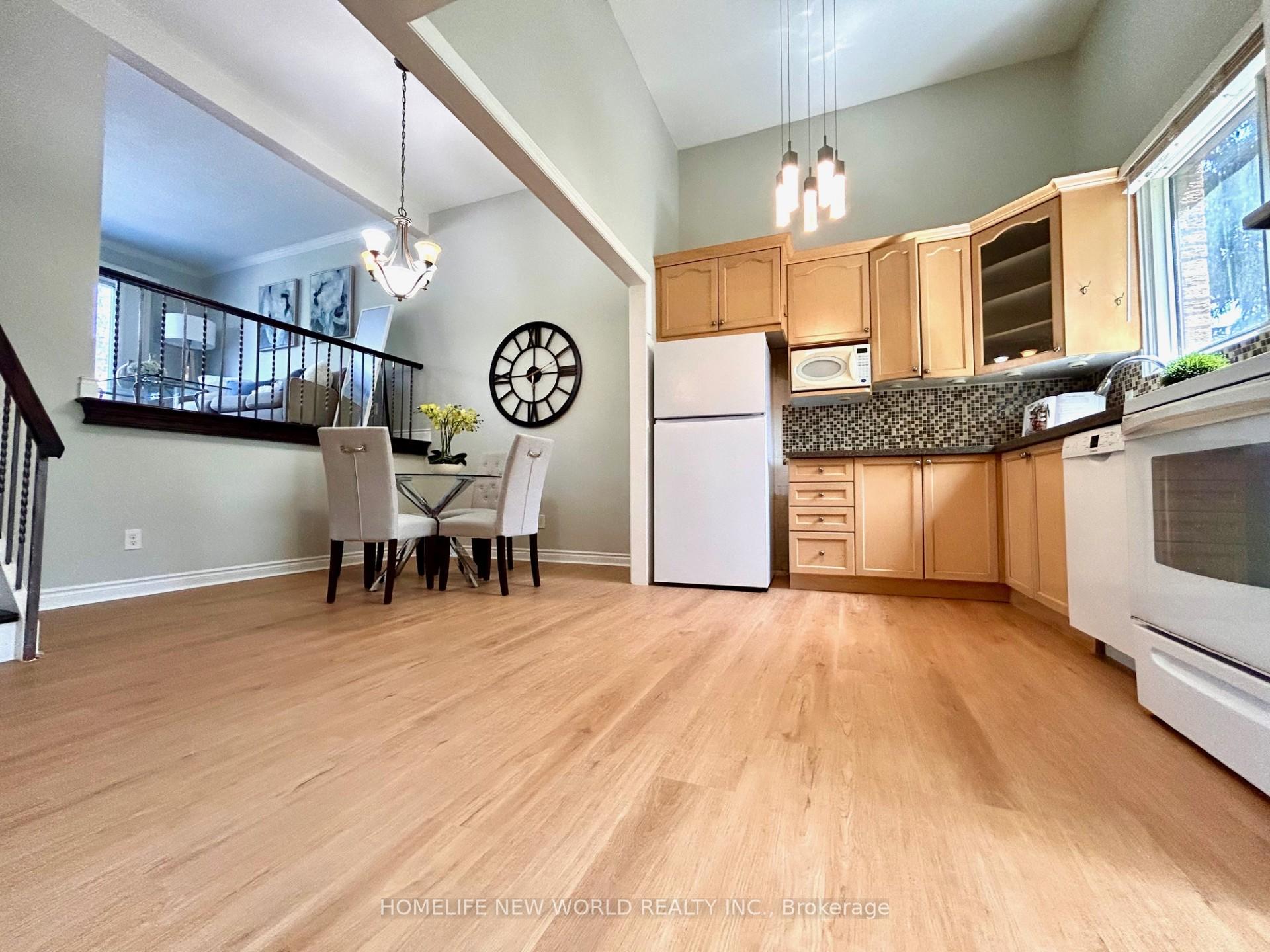 7 Jenny Wren Way, Toronto, ON M2H 2Y8