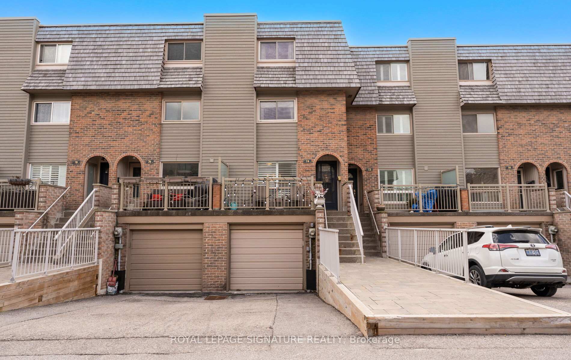 74 Dutch Myrtle Way, Toronto, ON M3B 3K8