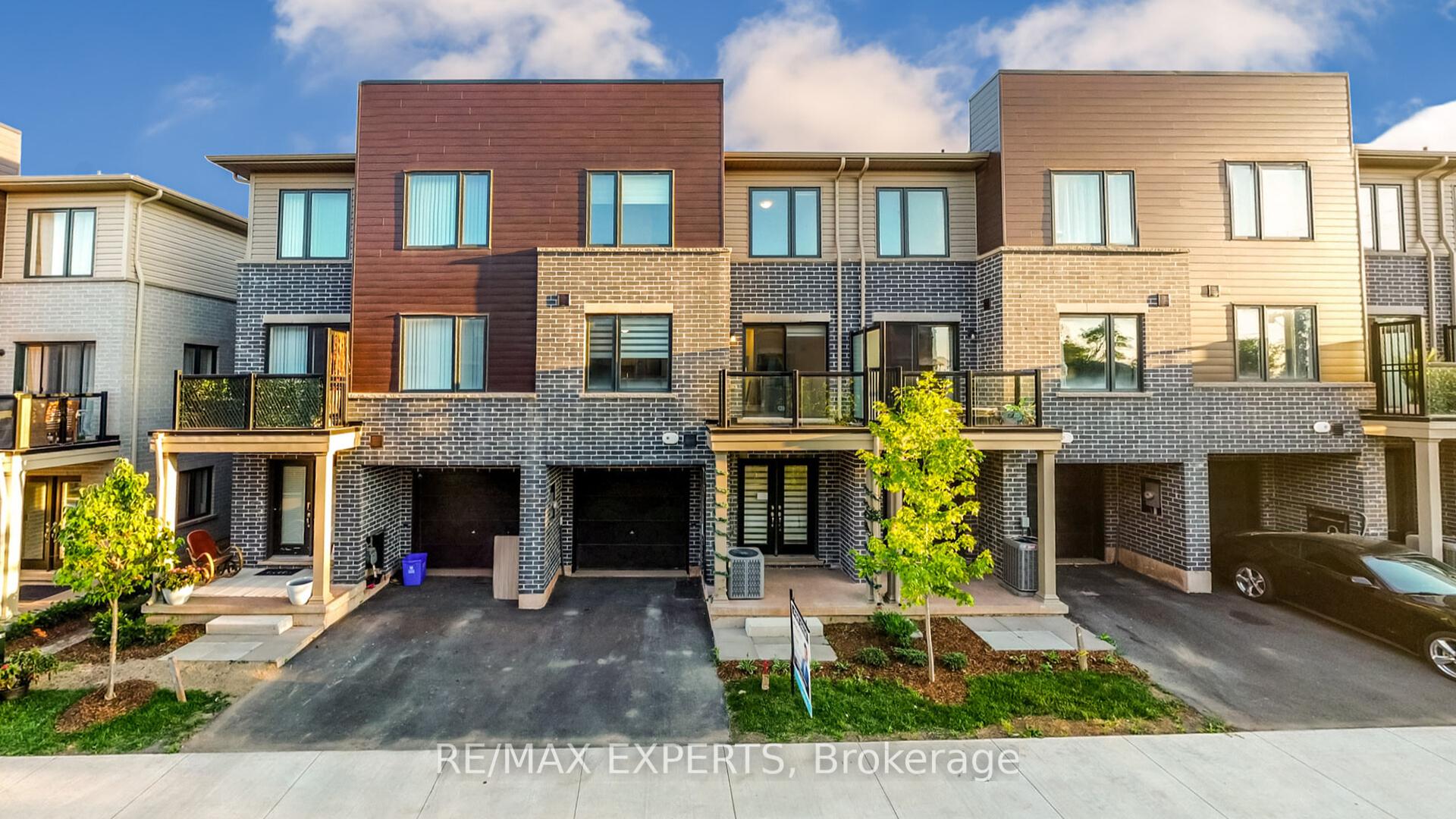 75 Dryden Lane, Hamilton, ON L8H 1C1