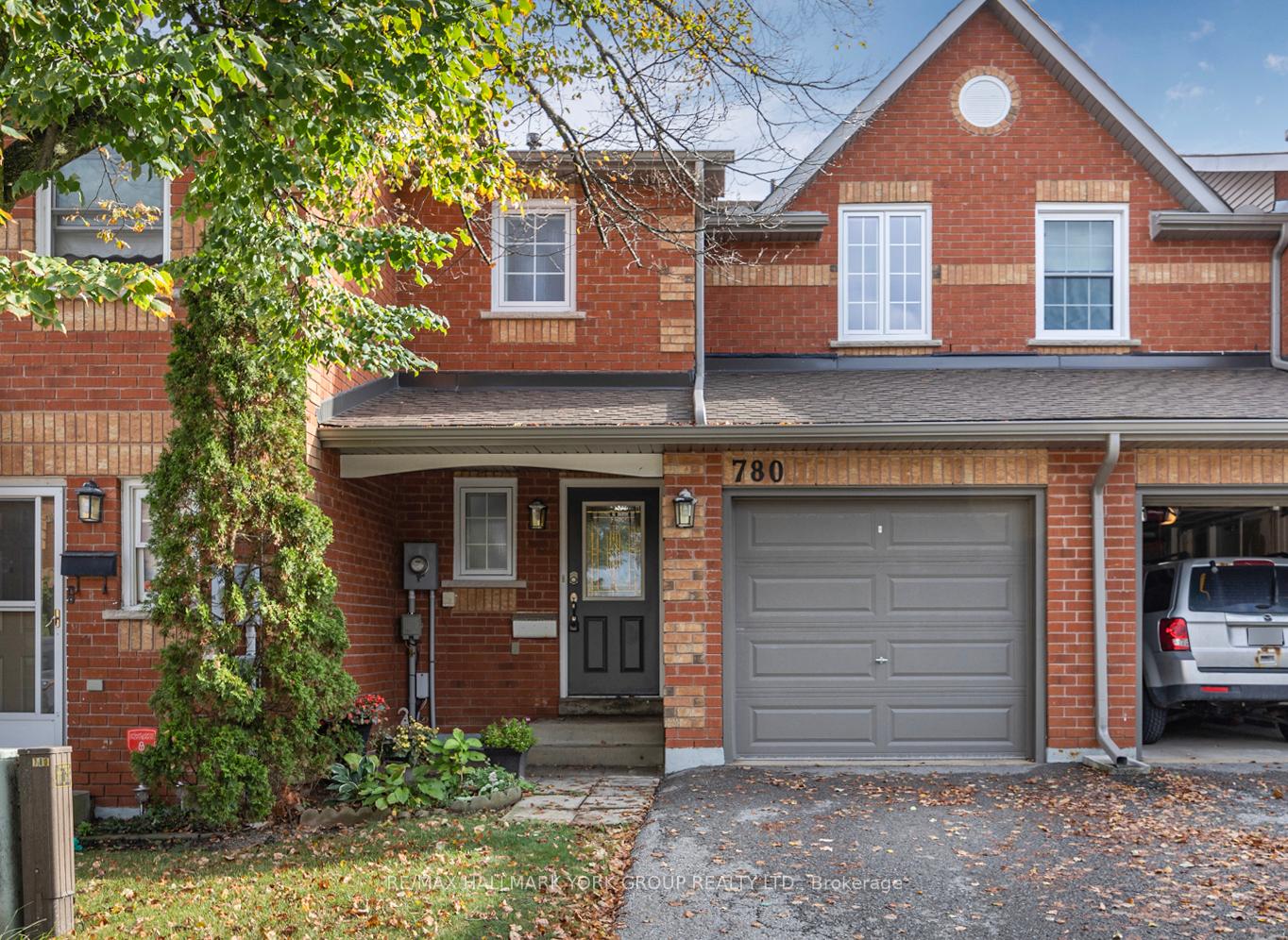 780 Caradonna Crescent, Newmarket, ON L3X 1W5