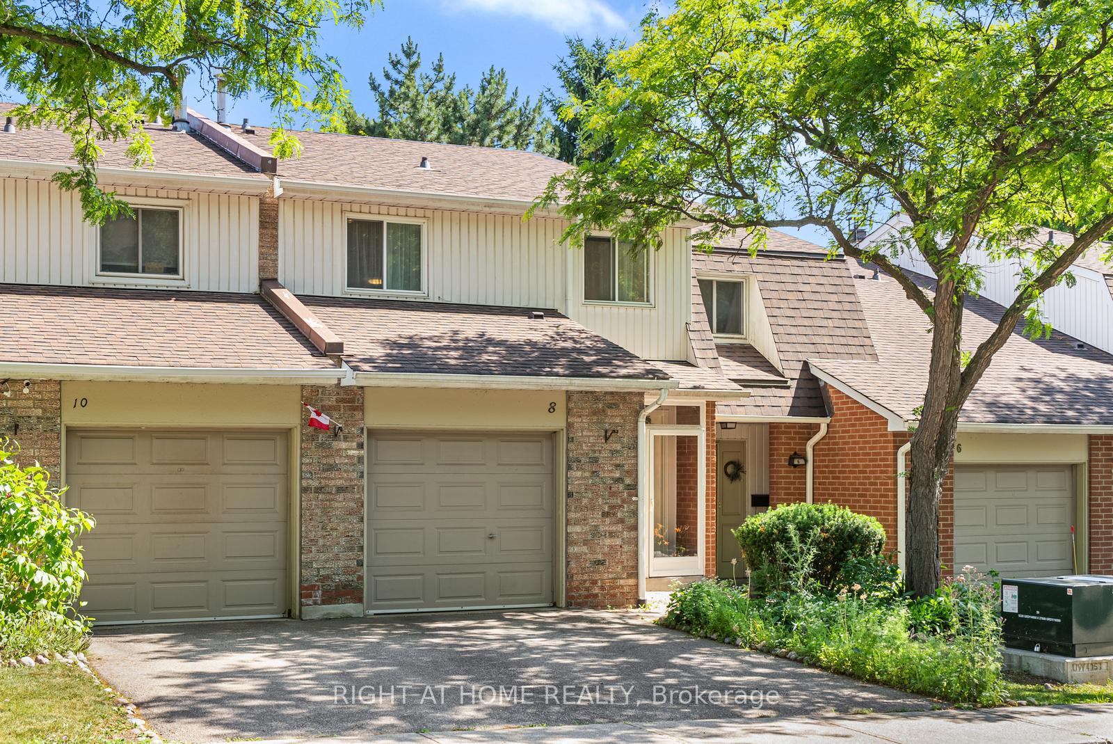8 Kindale Way, Markham, ON L3T 4Z3