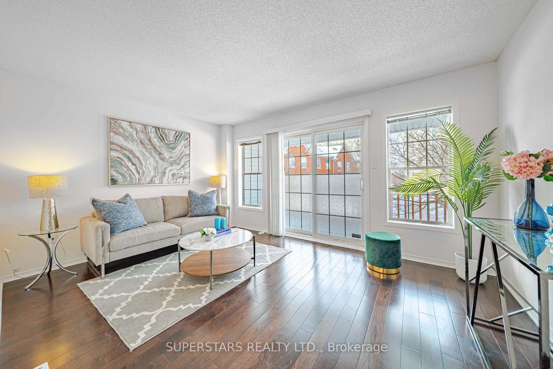 813 Sandhurst Circle, Toronto, ON M1S 5S1
