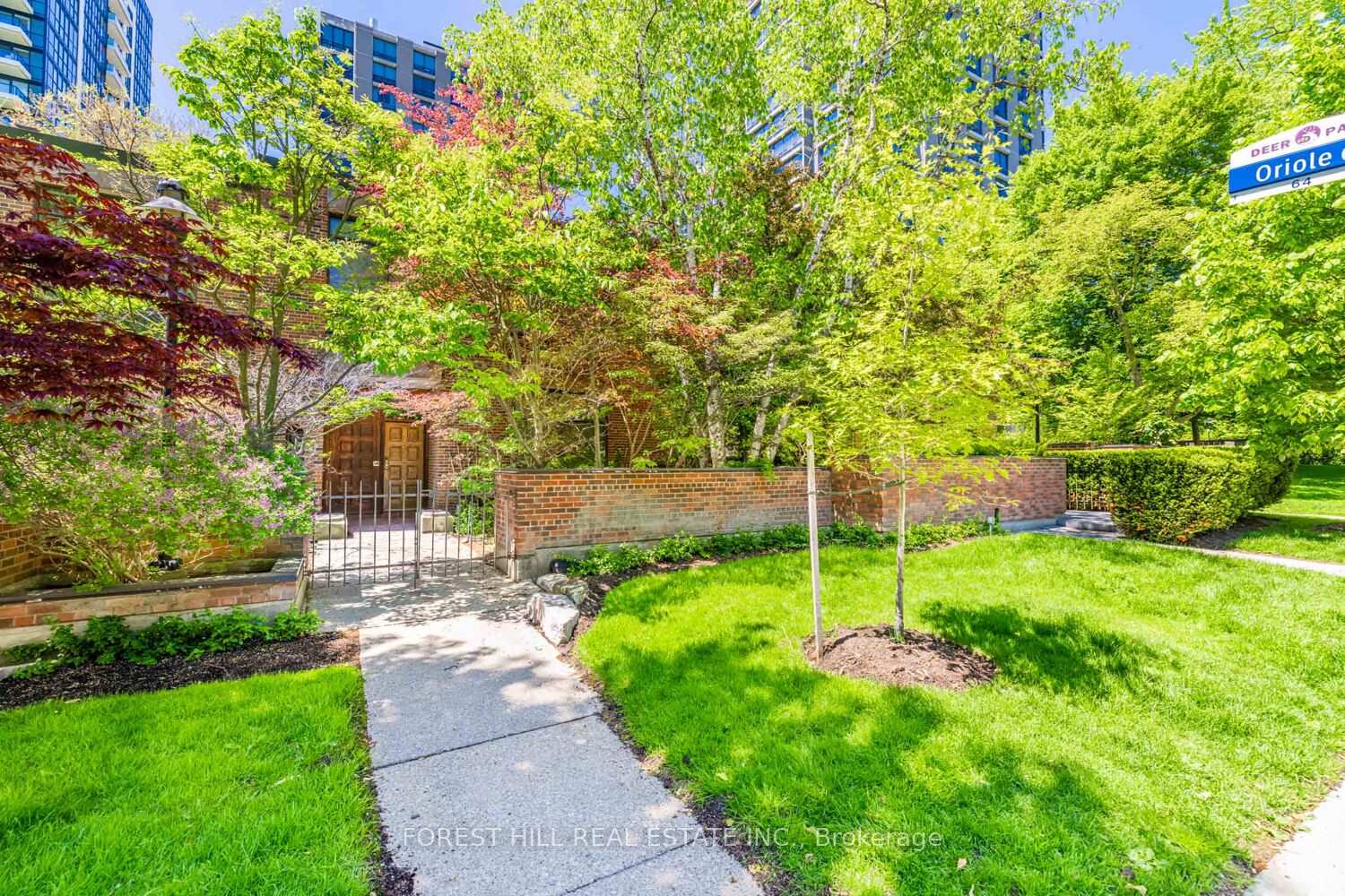 82 Oriole Road, Toronto, ON M4V 2G1