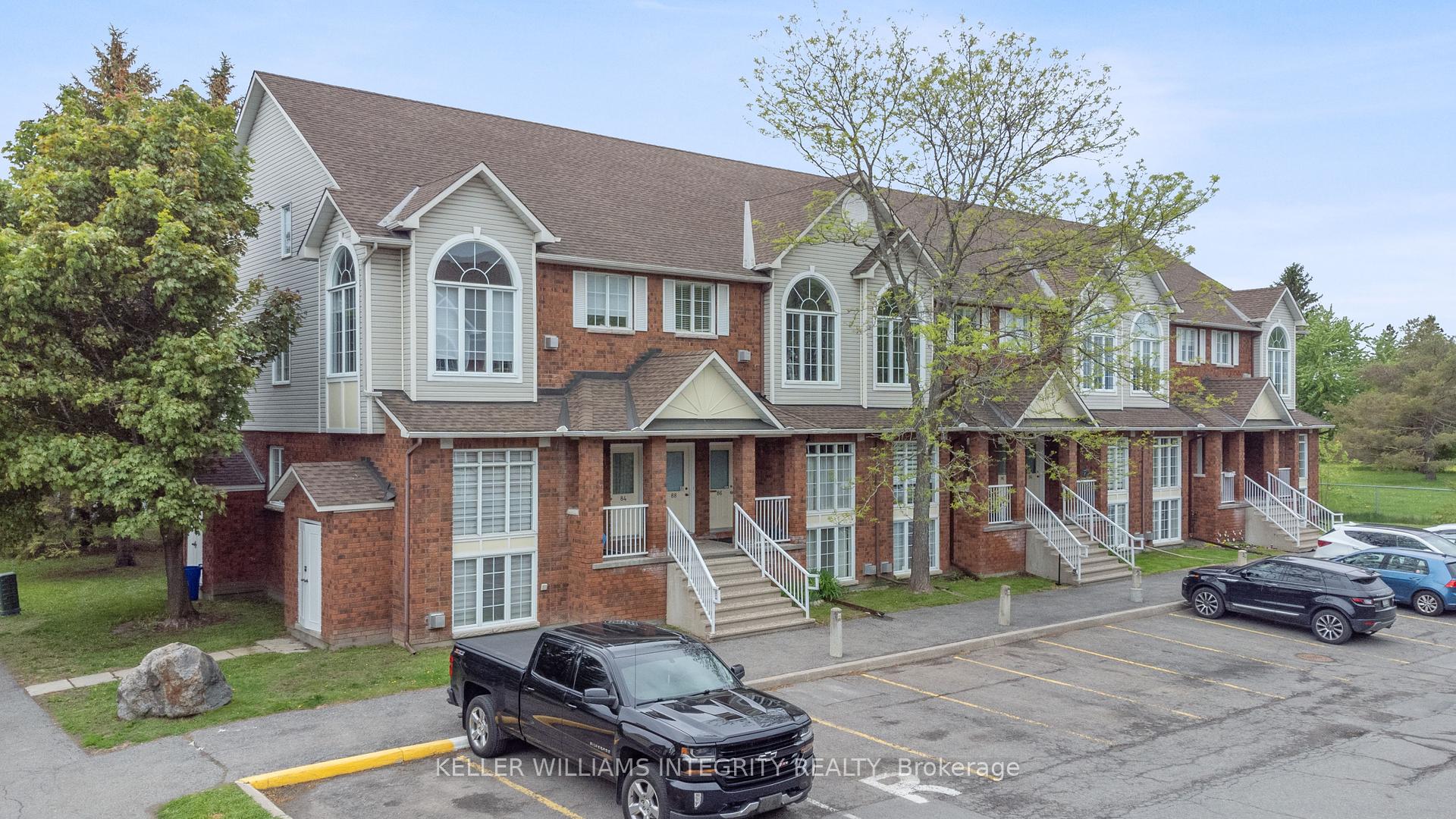 92 Briston Private, Hunt Club - South Keys and Area, ON K1G 5P6