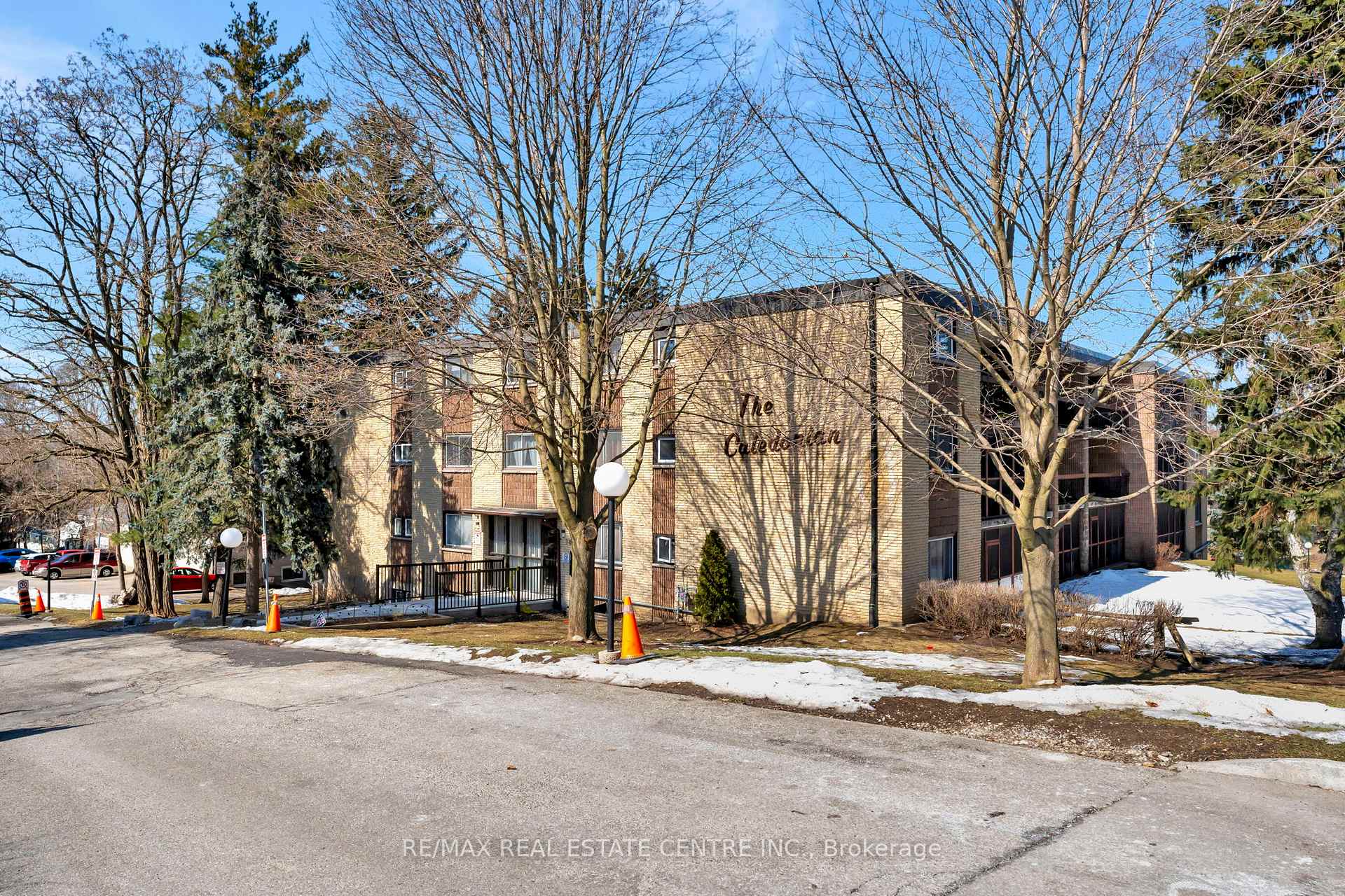 944 CALADONIA View, Cambridge, ON N3H 1A5