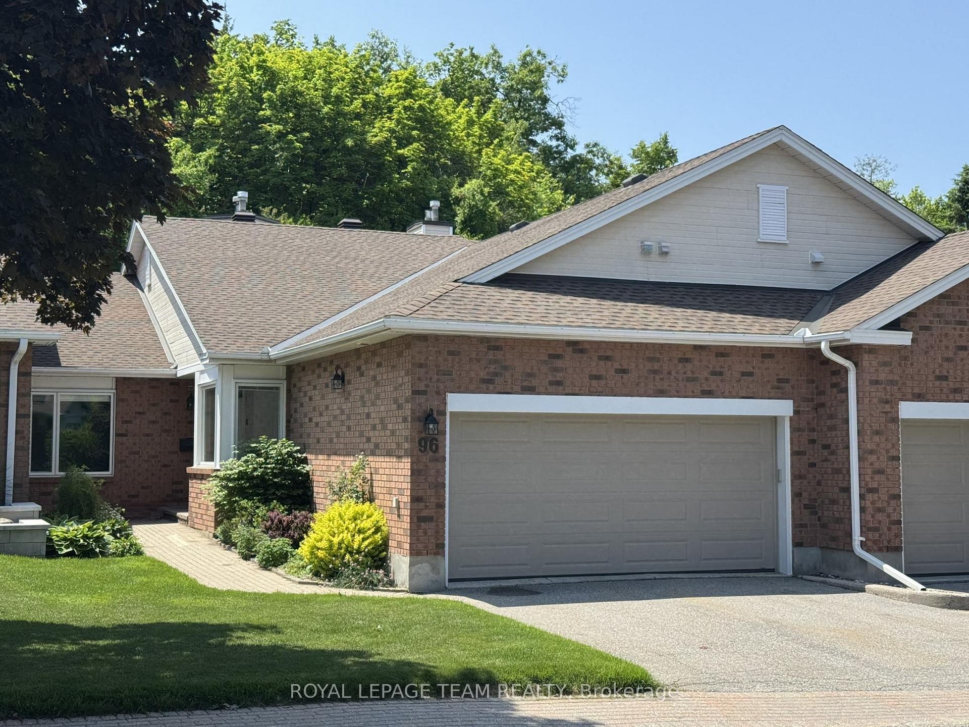 96 Darlington Private, Hunt Club - Windsor Park Village and Area, ON ...