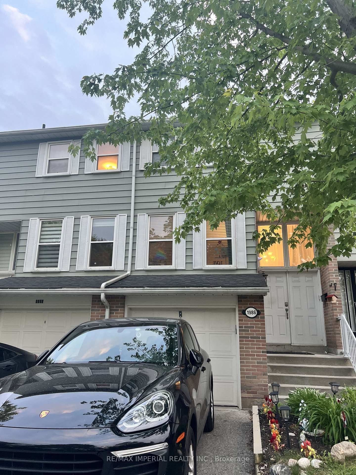 Upper, - 1986 John Street, Markham, ON L3T 1Z1